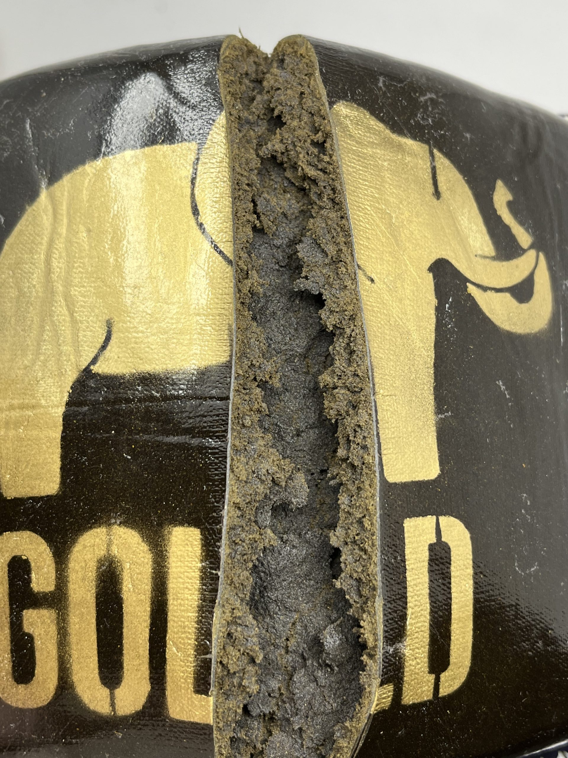 ELEPHANT GOLD HASH - WeedPosters.io